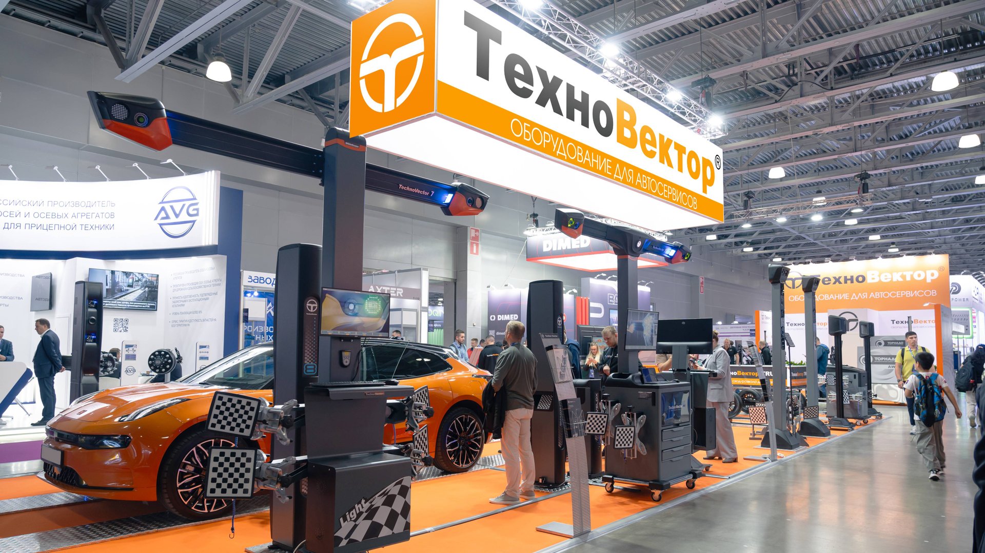 Оборудование для автосервисов от ТехноВектор на выставке ИнтерАвтоМеханика.