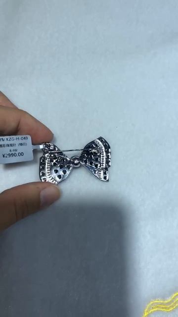 ДЕНЬ 1. ГОНКОНГ. БРОШИ