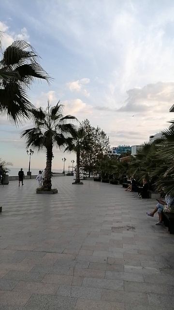 Ялта. Приморский пляж.