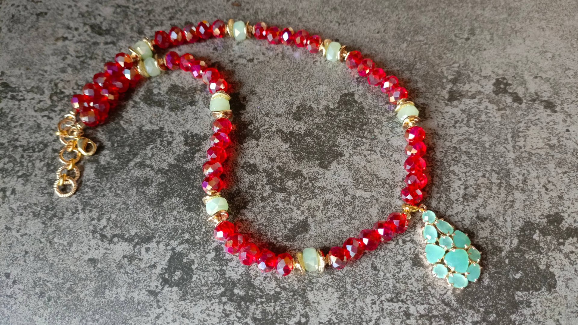 МК по сборке колье.