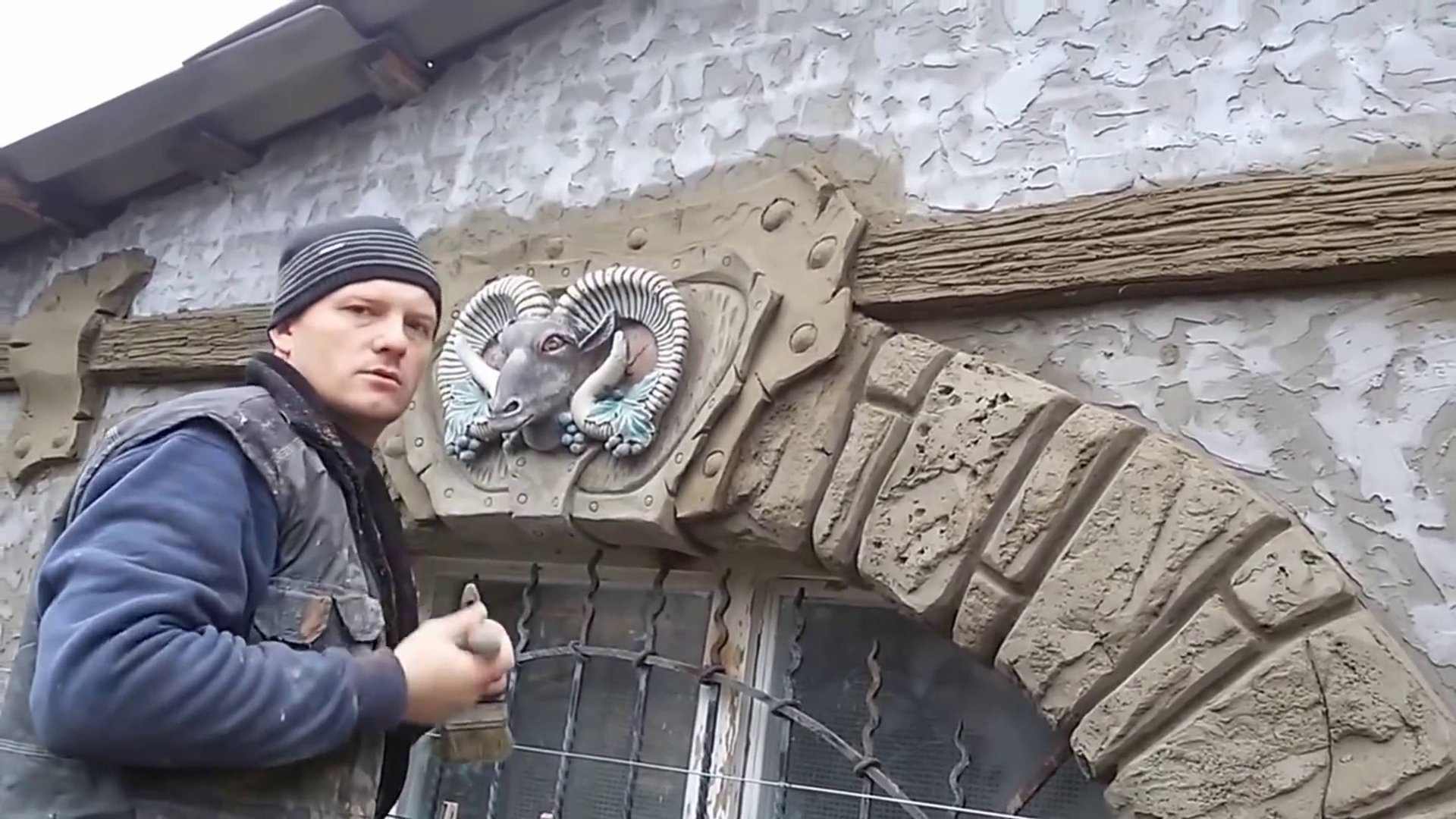 Оформление цоколя под декоративный камень, оформление окна под ковку. Decorative rock. Art concrete.