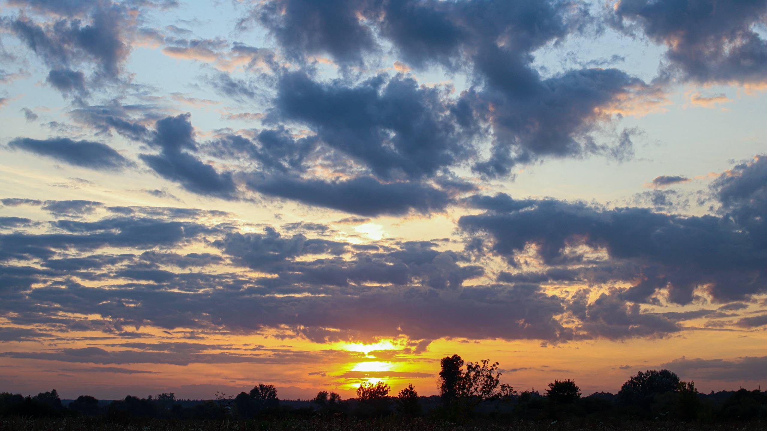 Закат на разуменском лугу