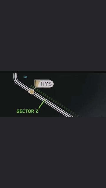 Сонни Хейс (Брэд Питт) тестирует машину Формулы-1