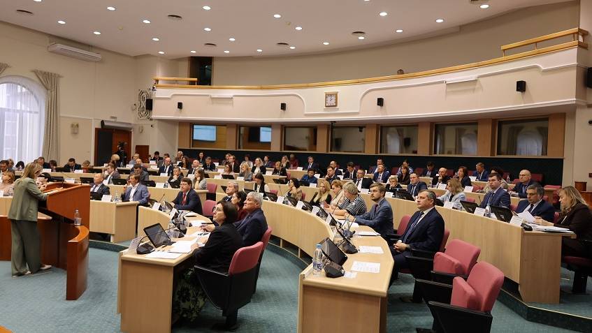 Рассмотрели бюджетные корректировки