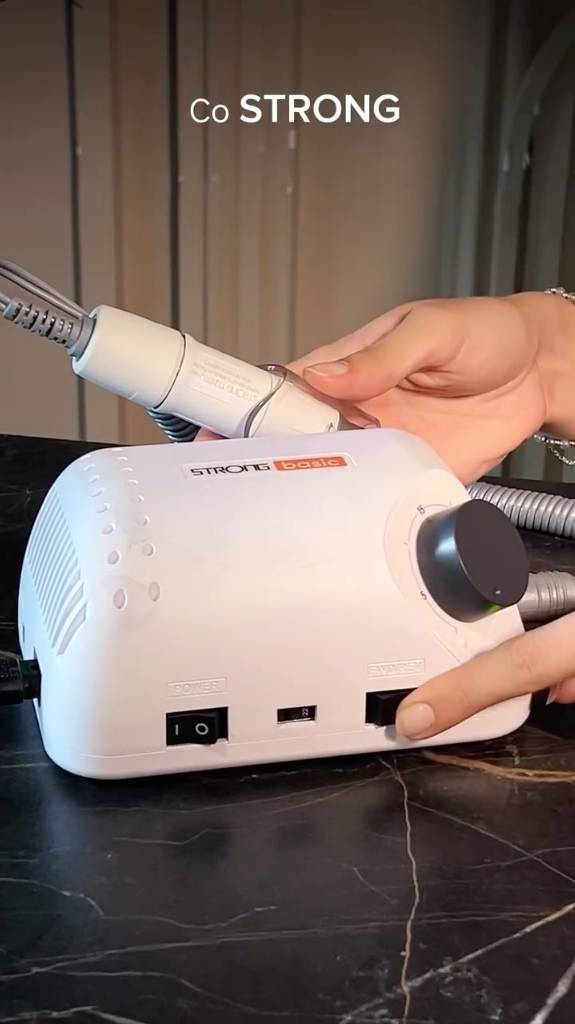 Секрет скоростной техники маникюра ⚡️