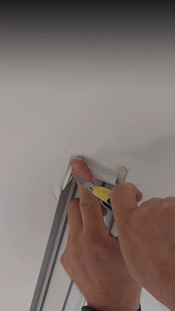 Монтаж полотна в скрытый карниз!