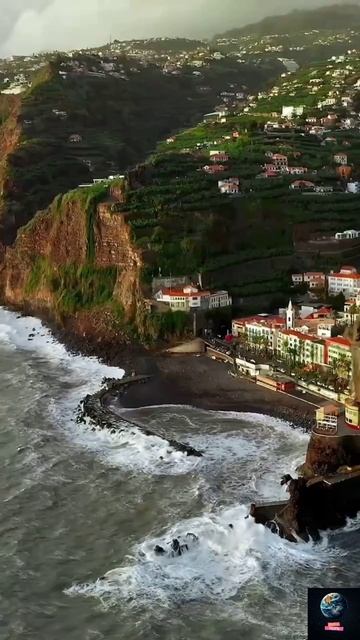 Понта-ду-Сол — этo очаровательный и маленький городок, расположенный на юге острова Мадейра.