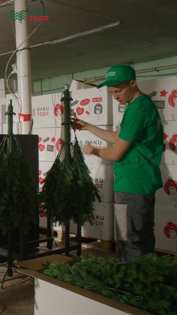 ЕлкиТорг - производитель искусственных елок и хвойного декора. reel_4