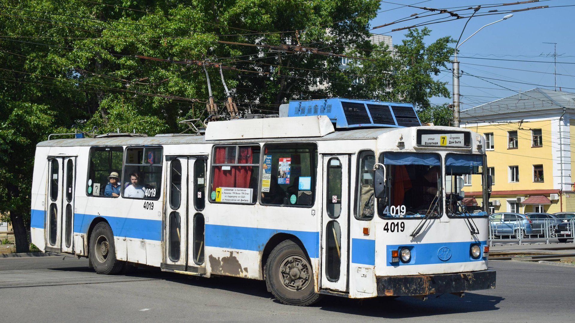 Троллейбус БТЗ-5276-01-4019. Покатушки по Барнаулу. / A trip by trolleybus.