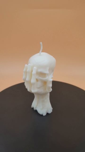 Свеча хорор череп в руке