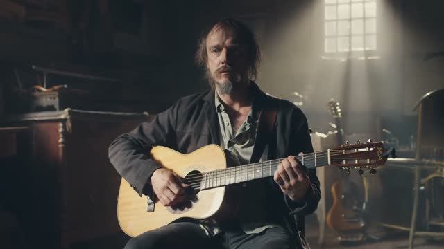 Осип Мандельштам —  Я вздрагиваю от холода . AlexMusicShow