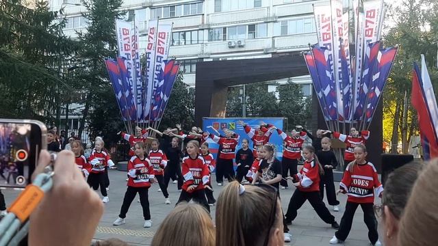 Выступление студии танцев Аллы Духовой "Тодес"