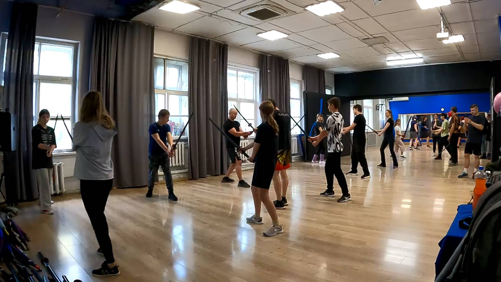 Занятие по японскому фехтованию катаной - обучение мечу в школе кендзюцу Katana Club в сентябре