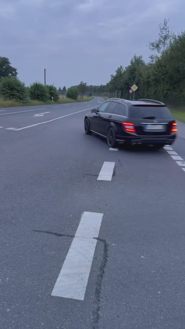 C63 AMG - 6.2 V8 - ЗВУК и ГРОМ