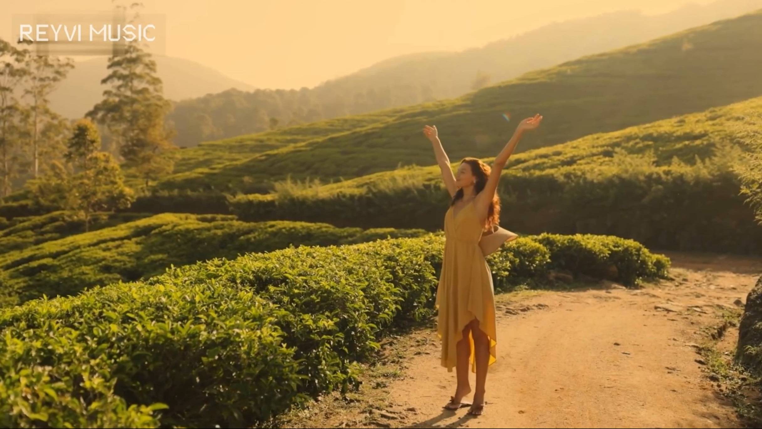 REYVI - Love Is A Memory (Italio Disco 2025)_Full HD