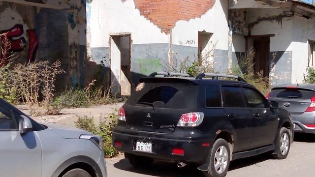 Заброшенный хлебозавод на таможенном проезде. Всё брошено и забыто людьми.