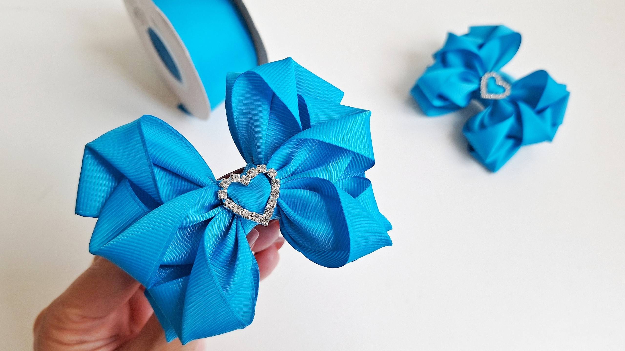 Бантики из однотонной ленты шириной 4 см / МК