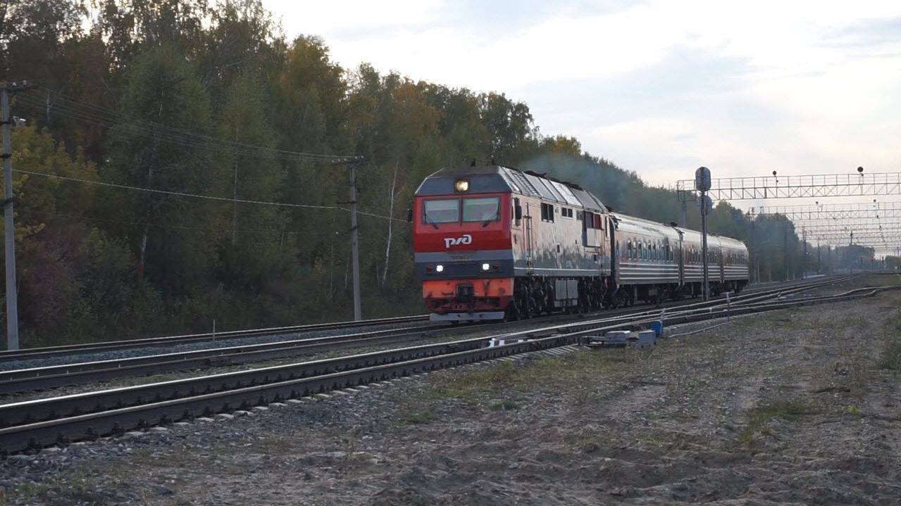 Тепловоз ТЭП70БС-217 с поездом "Восток".