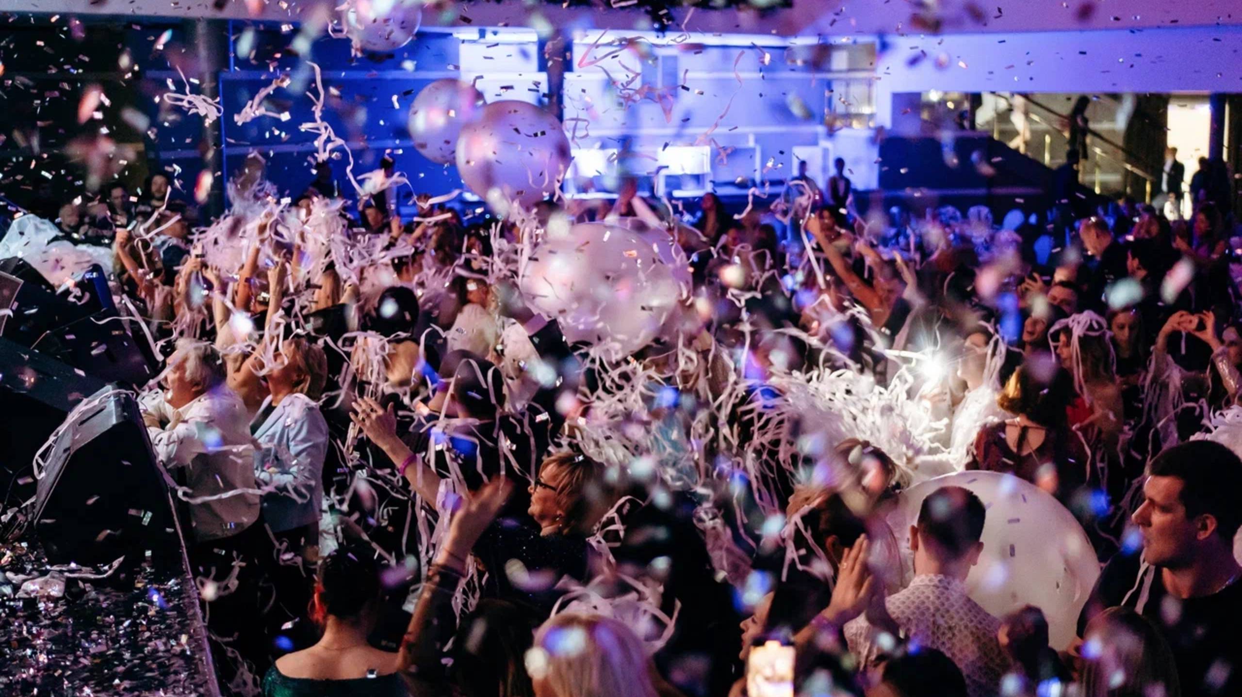 Новогодняя ночь в банкетном зале «МИР»