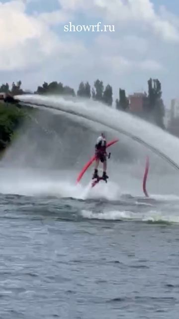 Дневное водное флайборд шоу сборной России, солнце, брызги, летающие люди #shorts