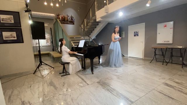 Л. Артиди. Поцелуй.