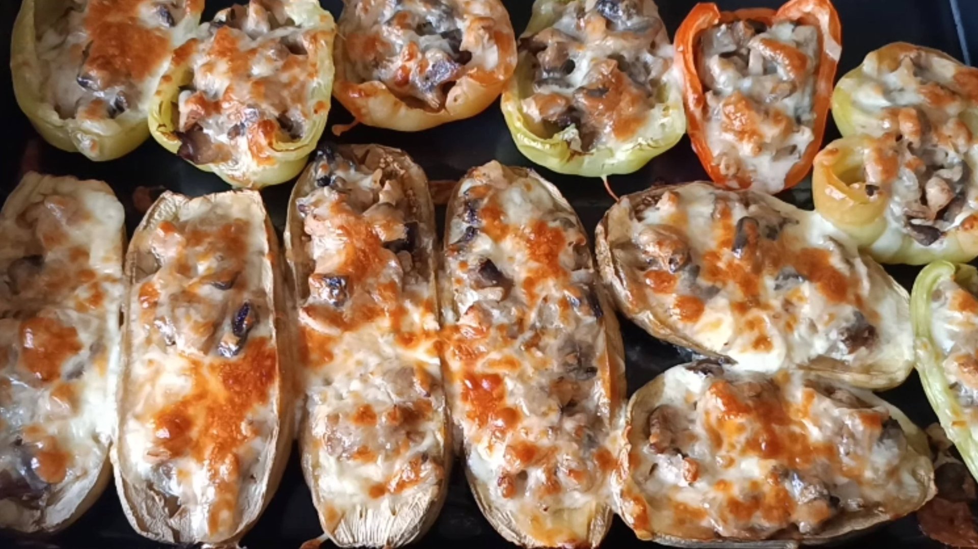 Ассорти из запечённых перцев и баклажанов