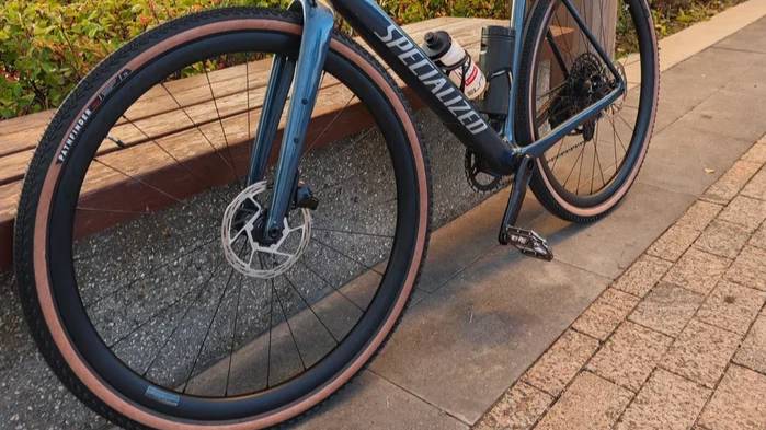 Распаковка и обзор велосипеда Specialized Diverge Expert carbon 2025
