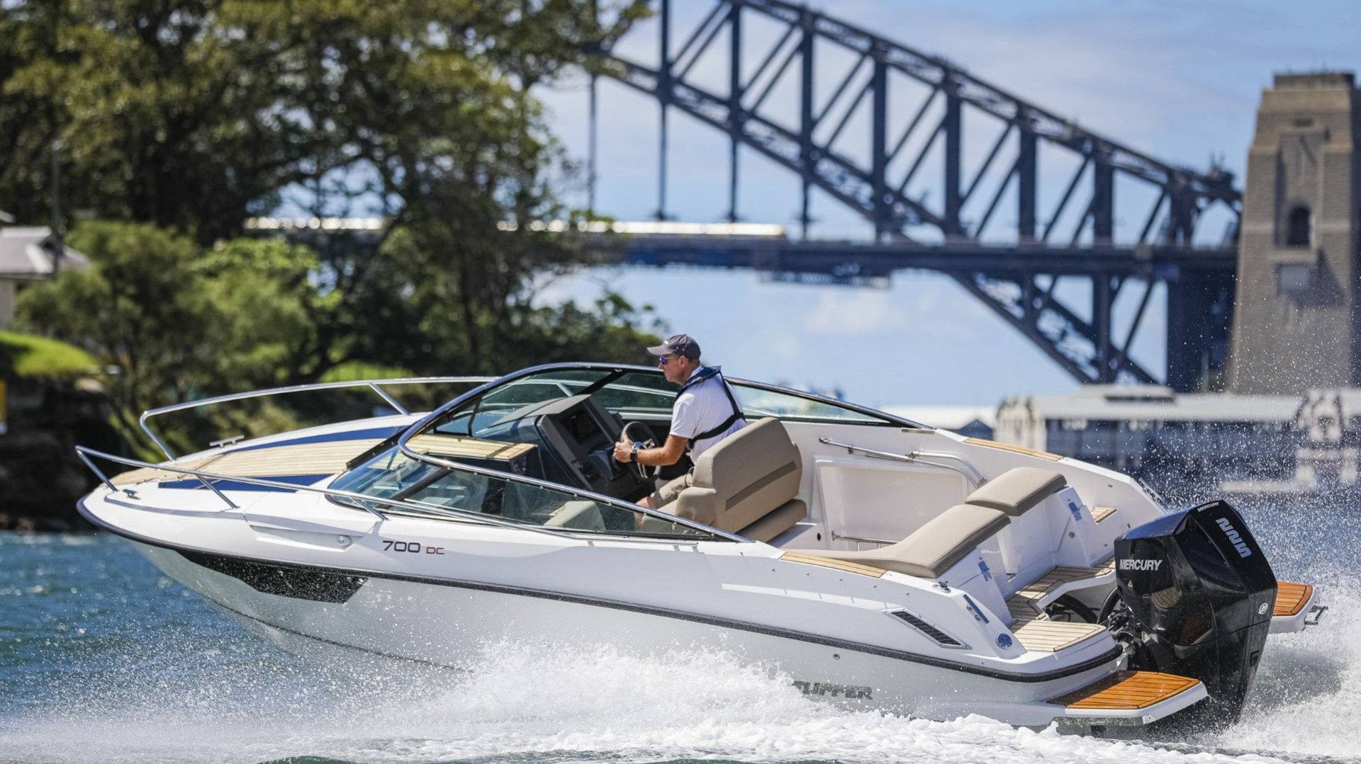 В чём секрет уникального корпуса Speedhull Flipper 700 DC? | Yachts Expert