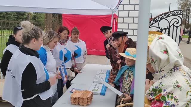 Диво дивное для куриных яиц - Путешествие семьи Окуловского купца из 19 века в 21 век