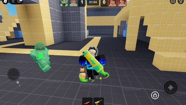 играю в пародию мм2 (рофл)