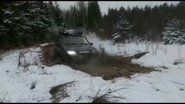 Преодоление зимних сугробов на Ниве Шевроле. Проходимость Нивы Шевроле в тяжелых условиях