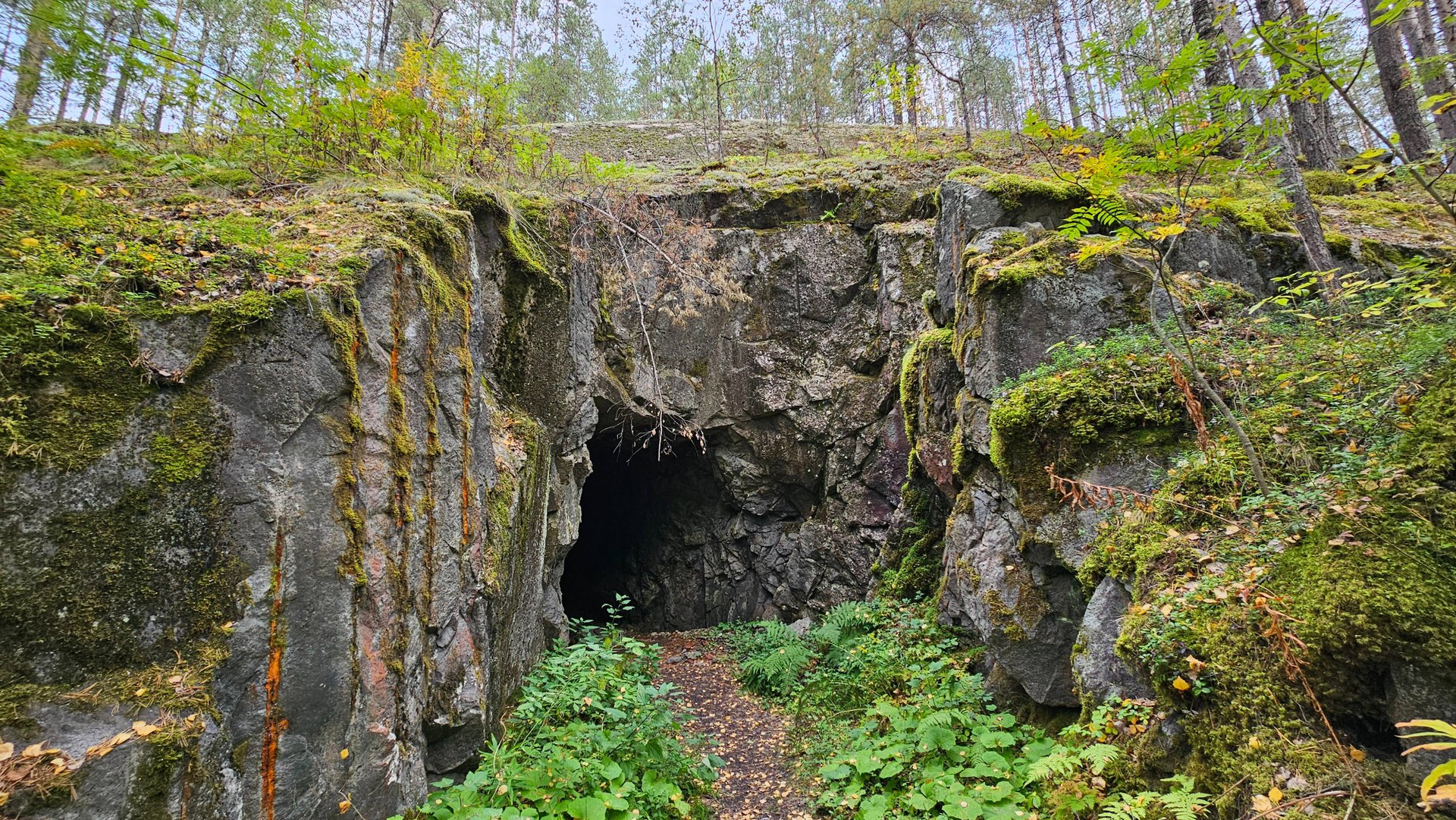 Карелия. Медвежьегорск. Финская тоннельная казарма Вичка