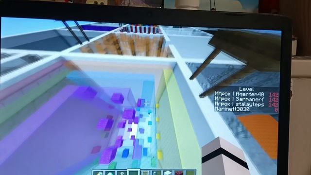 проходим паркур где есть 200 уровней 3 часть