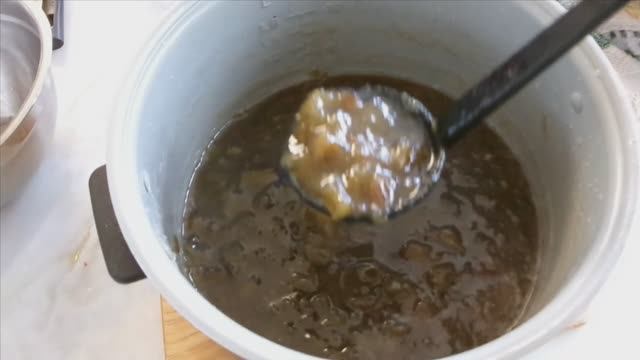 И снова у нас-Кладезь  витаминов . Варю варенье из ревеня.  Западная Сибирь.