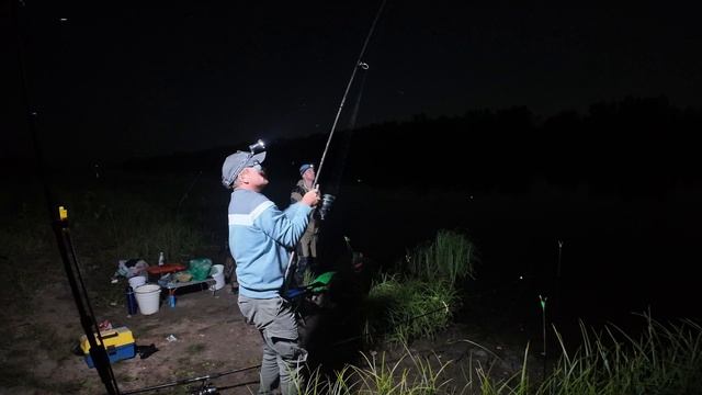 Рыбалка в ночное время. Рыбалка на Волге.