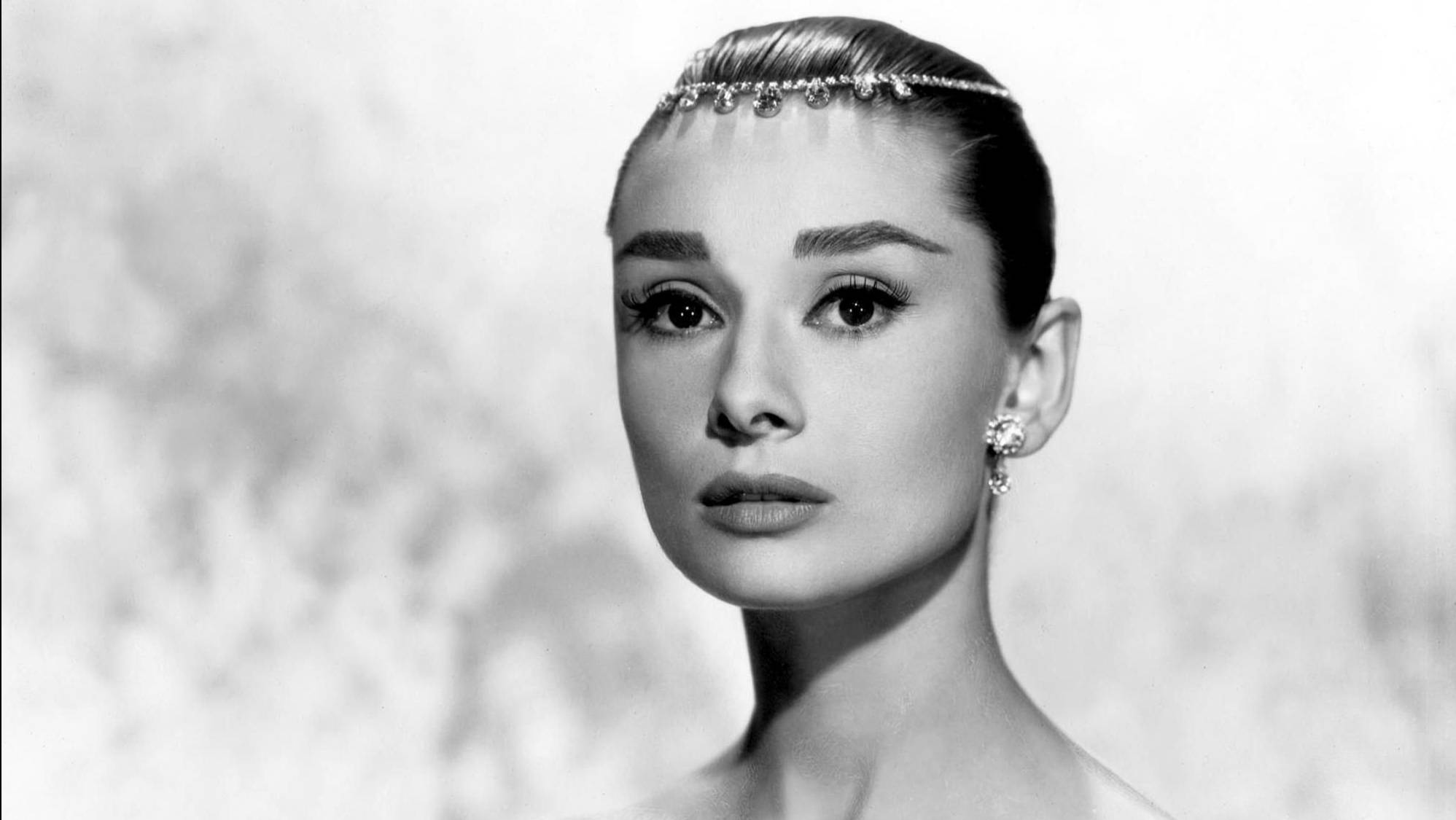 Одри Хепберн - навсегда! 💗 Emma Hewitt - Crucify 🎼