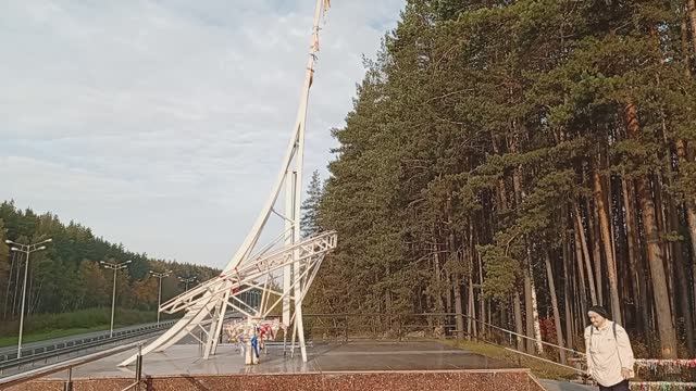 Екатеринбург - Московский тракт, 17 километр - Памятный знак на границе " Европа- Азия "