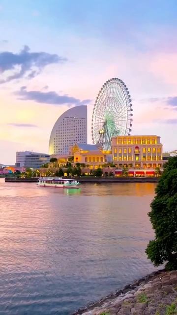 Минато Мирай — футуристический район в городе Йокогама, Япония