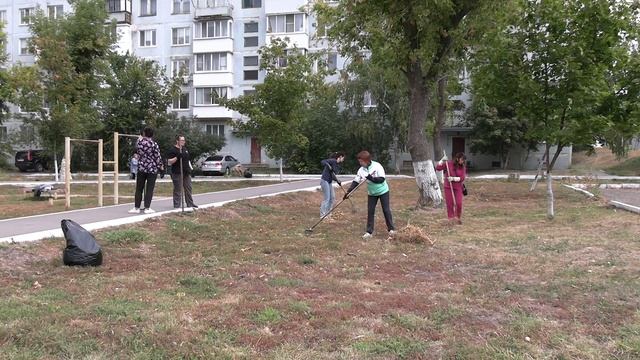 Светловцы вышли на осенний общеобластной субботник