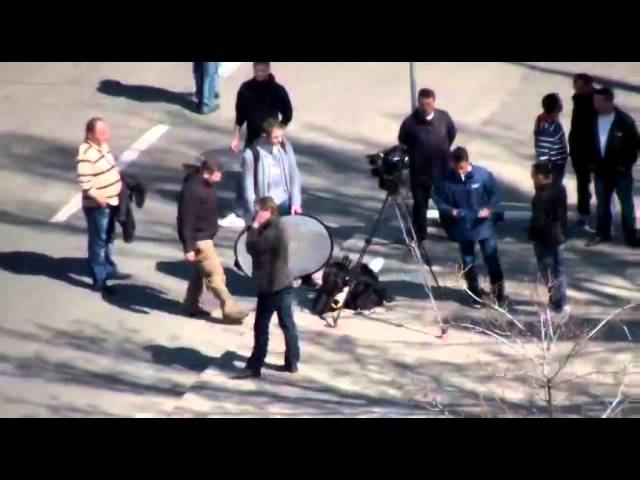 пока все у здания сбу, майданутые снимают провокационное видео