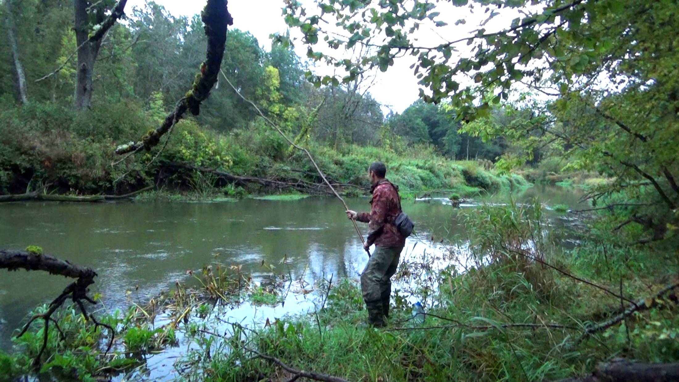 Рыбалка в сентябре на щуку на малой реке на простейшие жерлицы с берега - снова в дальние места!