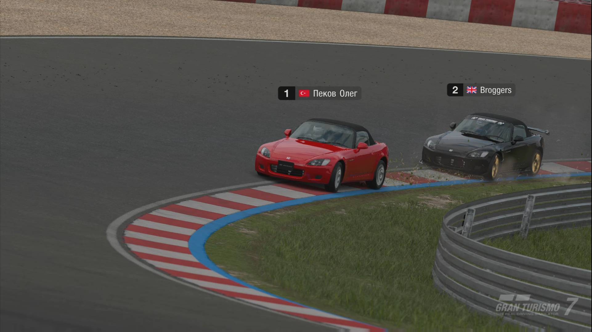 Gran Turismo™ 7 Плотный финиш!