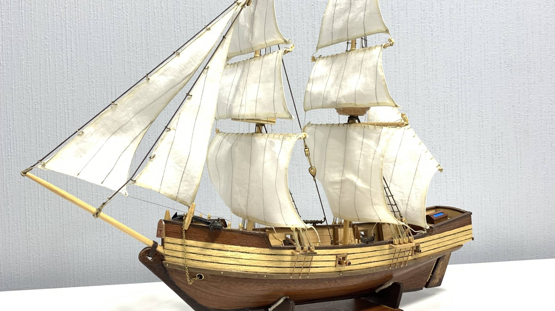 Парусник из дерева Альбатрос