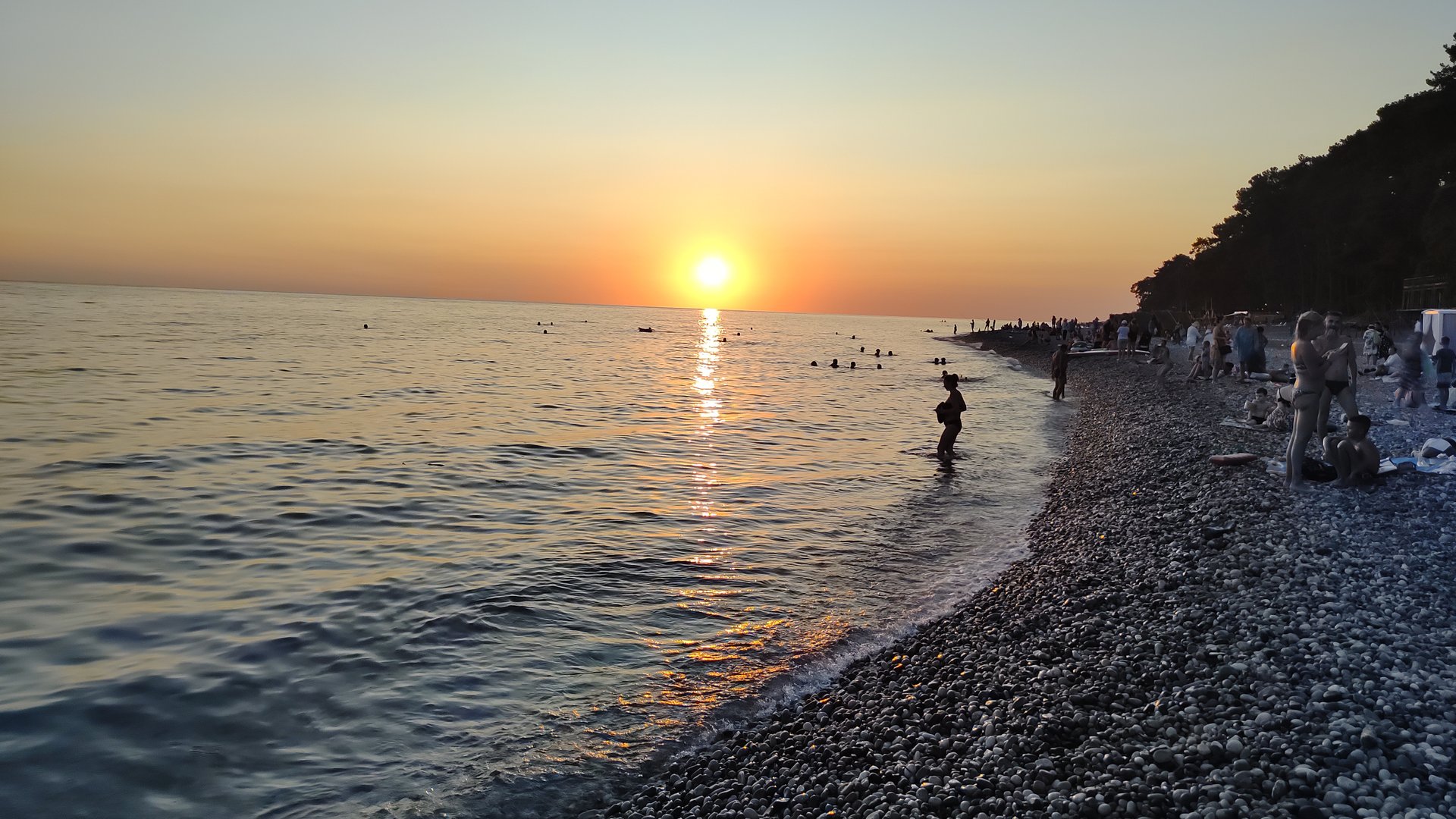 на море семьёй 🌞🌊/ Пицунда 2025🌴/ народу тьма😱