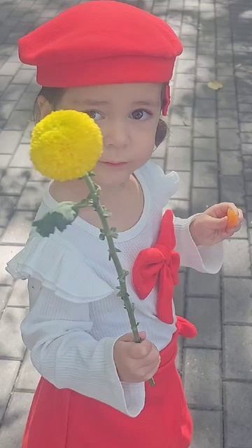 Наша осенняя фотосессия и кормили белок в Первомайской парке.