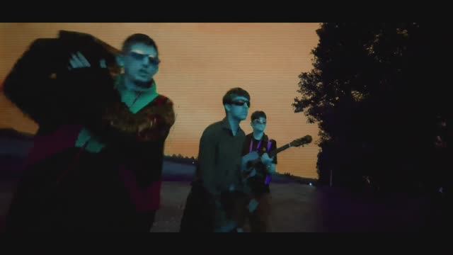 "Gimme, Gimme Your Lovin'" в исполнении группы "Колхозники"