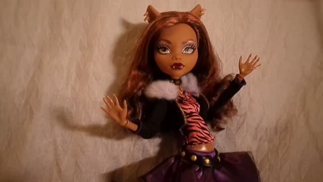 Обзор на Клодин Вульф Страшно Огромные 42 см. * Monster High*Clawdeen Wolf