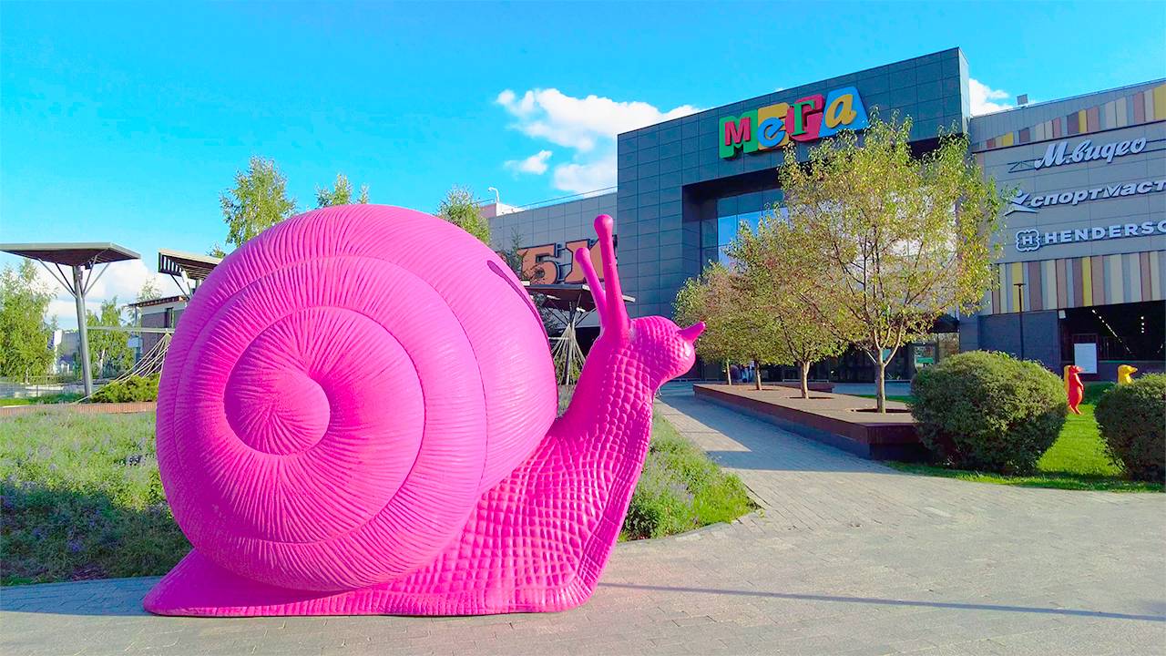 Walking in YEkaterinburg. Мини-парк у ТРЦ "МЕГА" |4K| (September 14, 2025)