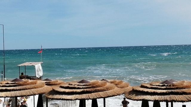 Ялта. Приморский. Красивый пляж.