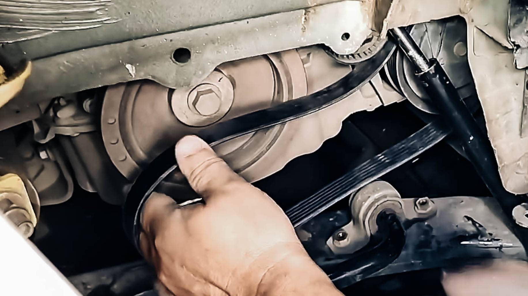 ЗАМЕНА РЕМНЯ ГЕНЕРАТОРА НА ДИЗЕЛЬНОМ ДАСТЕРЕ